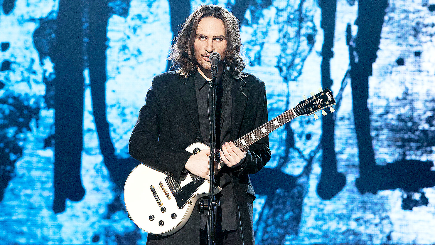 Janek Traczyk śpiewa hit z czołówek list przebojów - Polsat.pl