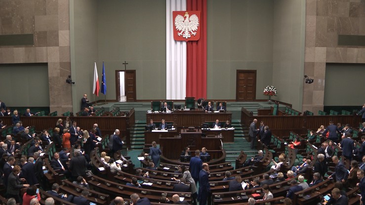 Projekt zmian ustroju sądów powszechnych i SN skierowany do komisji ... Projekt zmian ustroju sądów powszechnych i SN skierowany do komisji ...