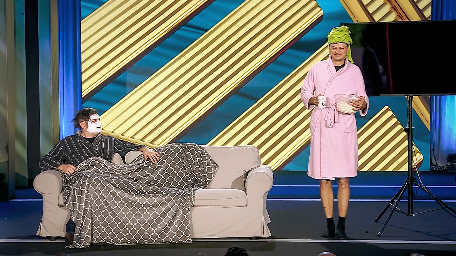 „Gwiazdy Kabaretu” - odcinek 98: Kim są kultowe postaci? - tv4.pl