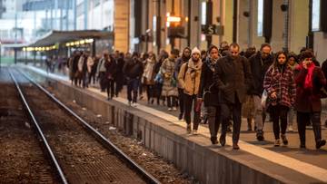 Paryż. Atak nożownika na dworcu kolejowym. Kilka osób rannych - PolsatNews.pl