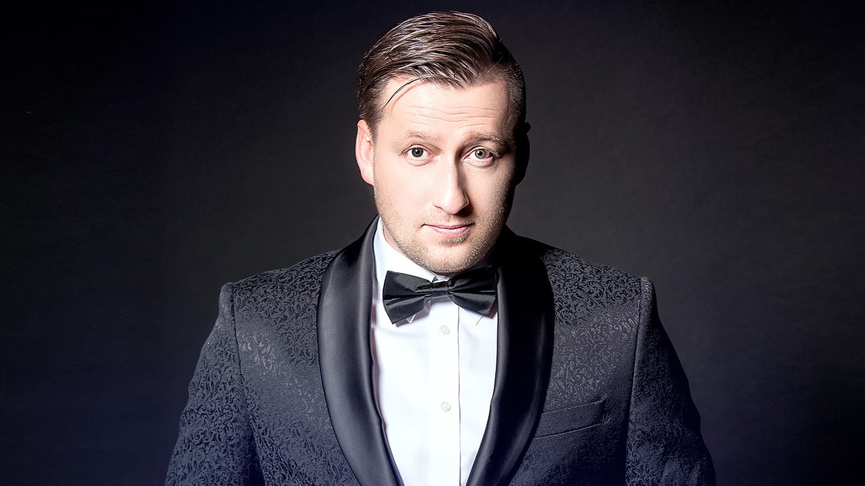 Tomasz Marciniak z Kabaretu Nowaki zaprasza do Opola - Polsat.pl